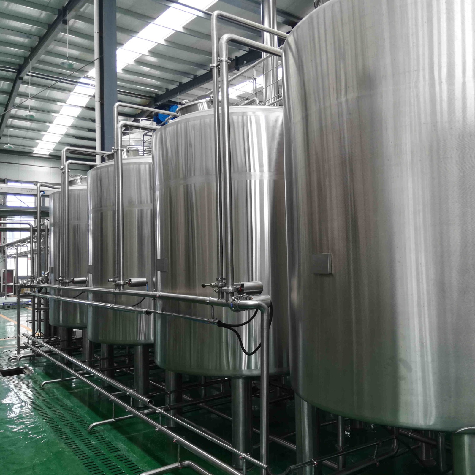 Professional turnkey beer brewery equipment manufacturer widely acceped ...